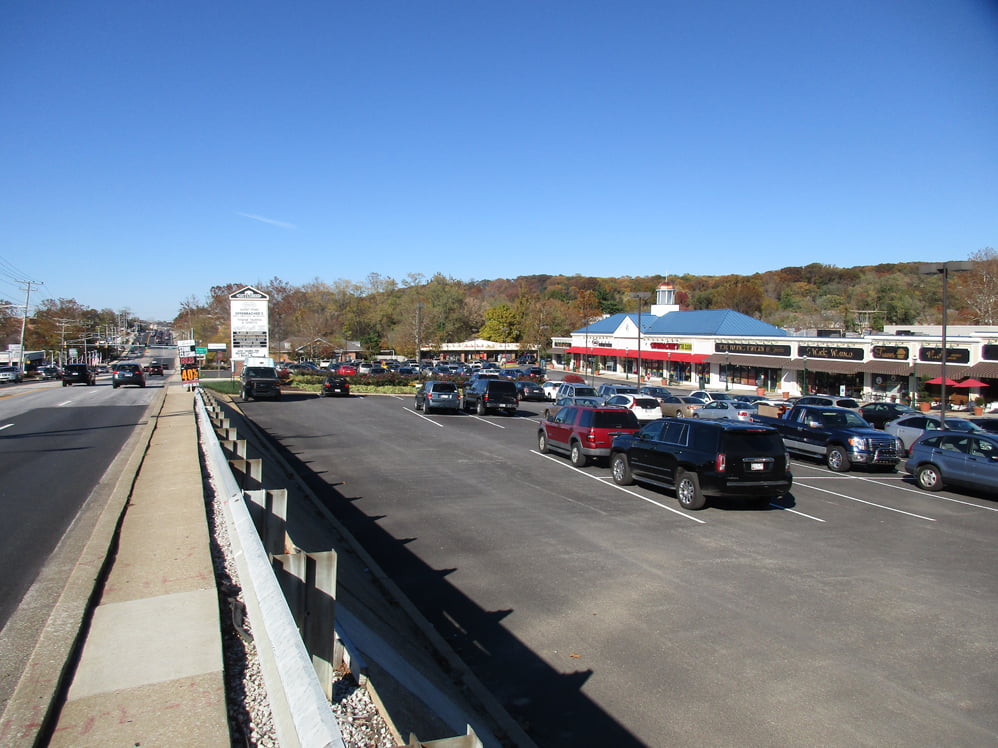 Scott's Corner Shopping Center | MacKenzie Commercial Real Estate